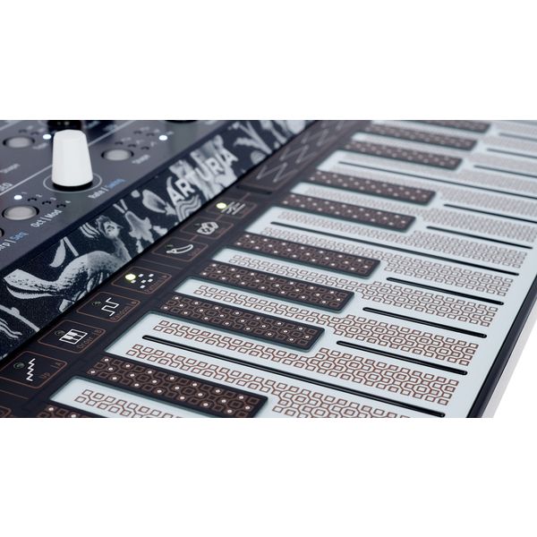 Arturia MicroFreak Bag Bundle – Thomann United States