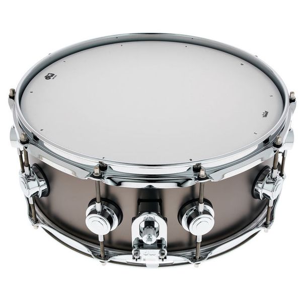 DW 14"x5,5" SB over Brass Snare – Thomann Ireland
