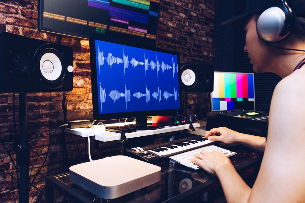 Monitor speakers and headphones – United States